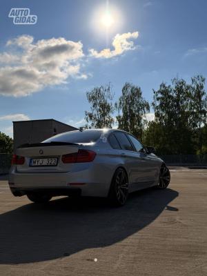Grey BMW 318 2013 in Vilnius, with an engine capacity of 2.00 L and mileage of 278 thousand km for 8600 €, photo 6 on AUTOMOTO.COM.LV