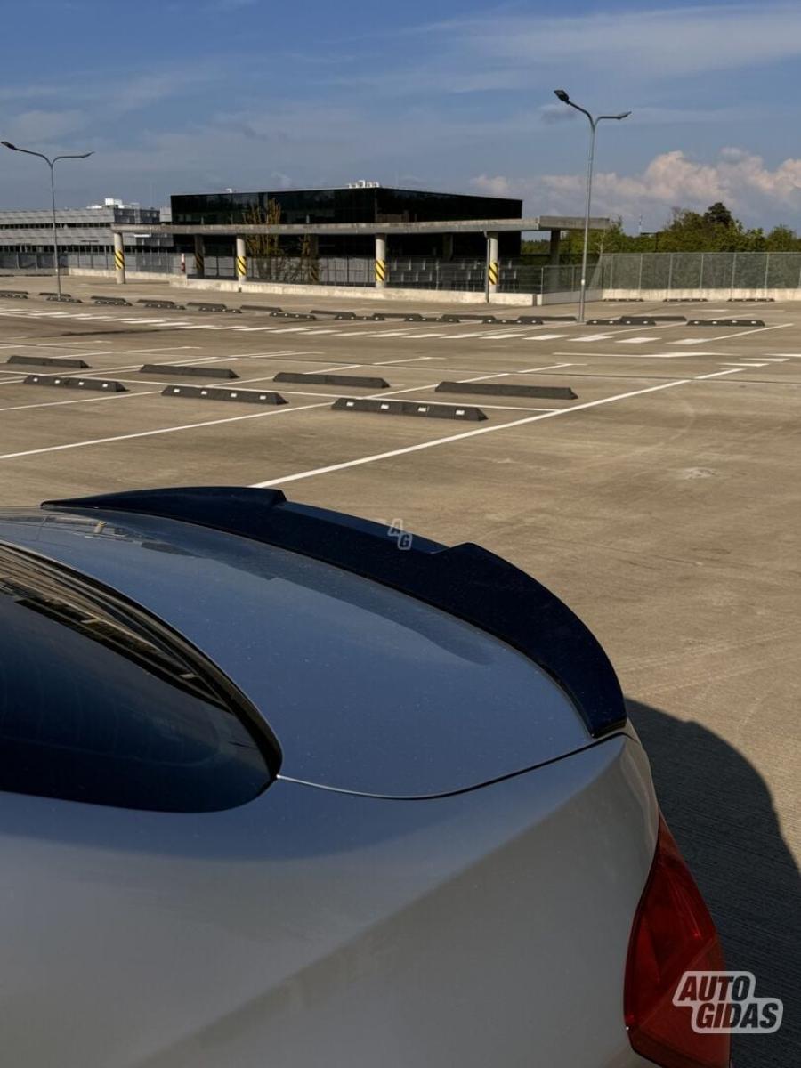 Grey BMW 318 2013 in Vilnius, with an engine capacity of 2.00 L and mileage of 278 thousand km for 8600 €, photo 12 on AUTOMOTO.COM.LV