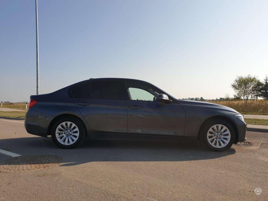 Pelēks BMW 318 2013 Marijampole, ar dzinēja tilpumu 2.00 L un nobraukumu 225 tūkst. km par 8350 €, foto 4 vietnē AUTOMOTO.COM.LV