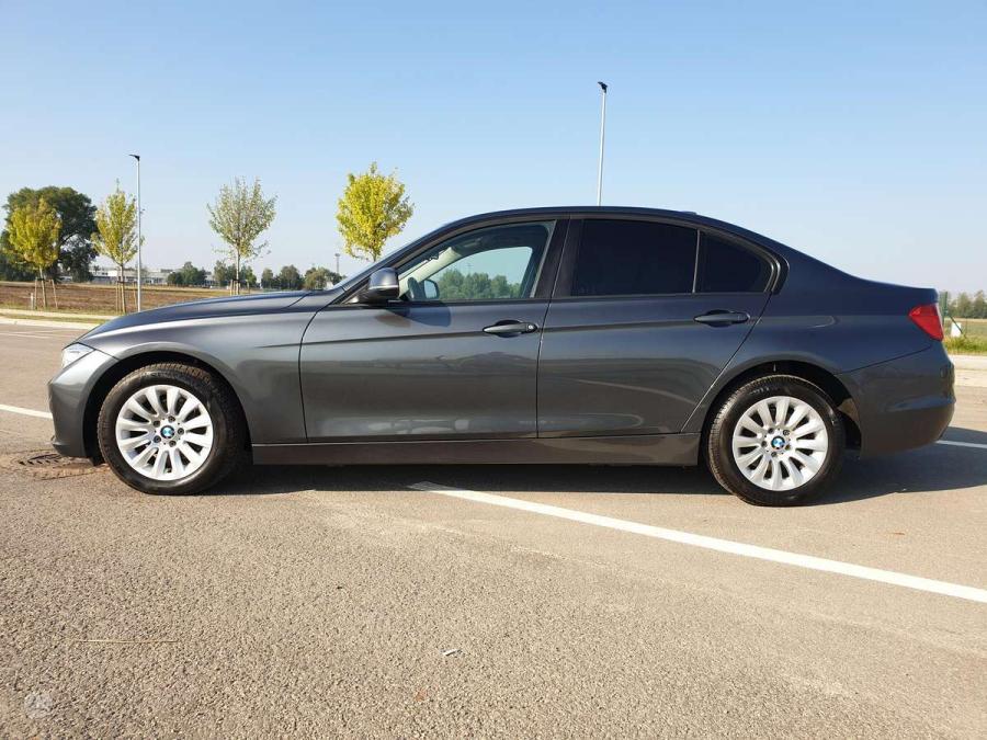 Pelēks BMW 318 2013 Marijampole, ar dzinēja tilpumu 2.00 L un nobraukumu 225 tūkst. km par 8350 €, foto 5 vietnē AUTOMOTO.COM.LV