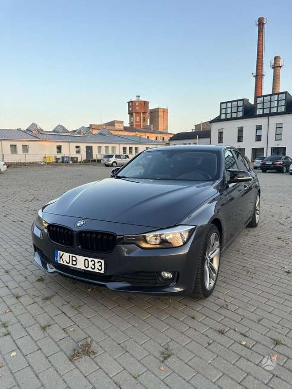 БМВ 318 2013 в Каунас на AUTOMOTO.COM.LV Серый БМВ 318 2013 в Каунас, объемом двигателя 2.00 л и пробегом 356 тыс. км за 6200 €, фото 3 на AUTOMOTO.COM.LV