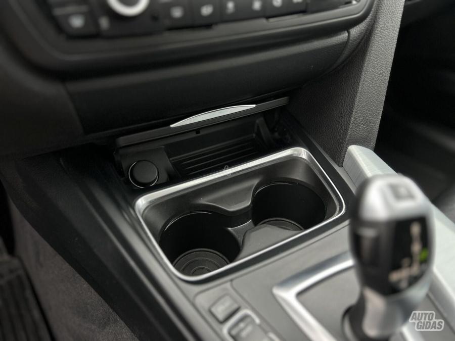 Grey BMW 318 2014 in Kaunas, with an engine capacity of 2.00 L and mileage of 234 thousand km for 9300 €, photo 25 on AUTOMOTO.COM.LV