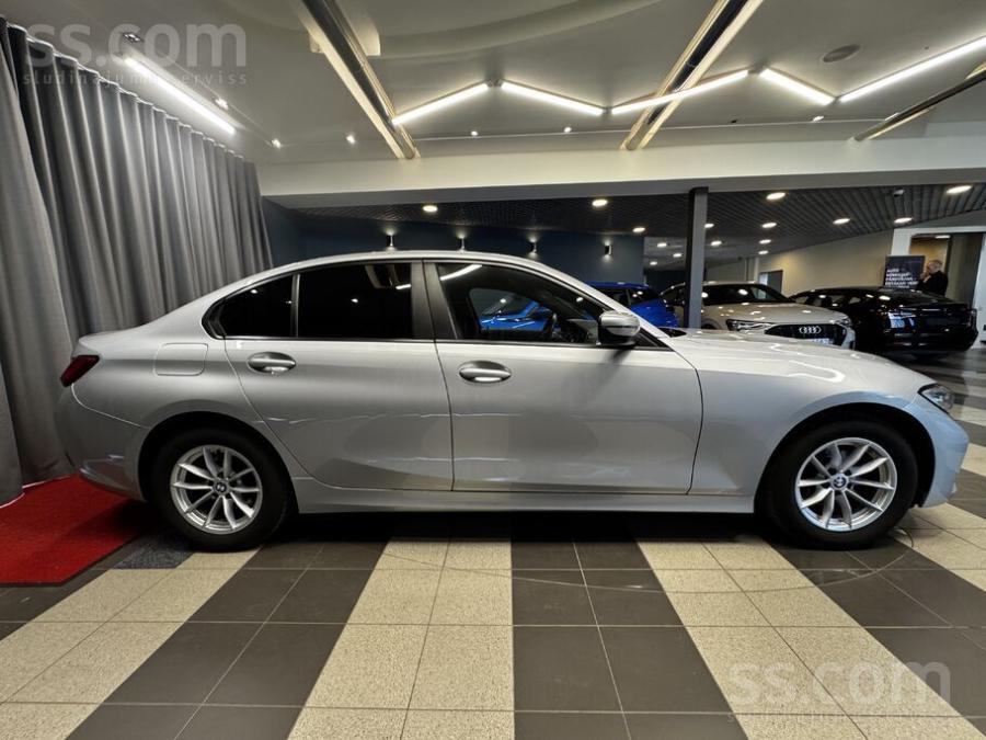 Grey BMW 318 2019 in Riga, with an engine capacity of 2.00 L and mileage of 139 thousand km for 7500 €, photo 4 on AUTOMOTO.COM.LV