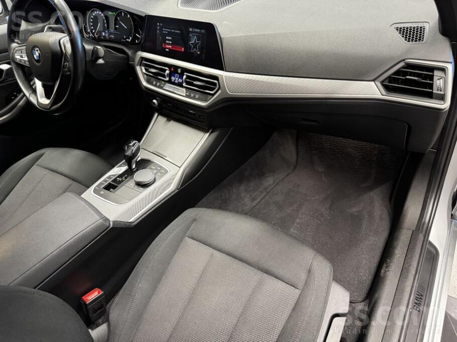 Grey BMW 318 2019 in Riga, with an engine capacity of 2.00 L and mileage of 139 thousand km for 7500 €, photo 13 on AUTOMOTO.COM.LV
