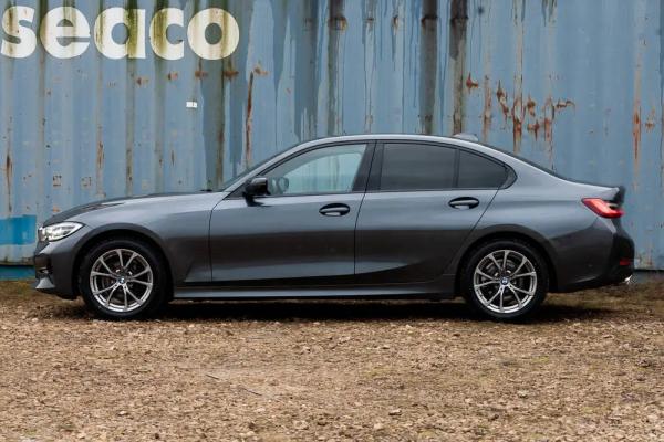 Pelēks BMW 318 2019 Rīga, ar dzinēja tilpumu 2.00 L un nobraukumu 184 tūkst. km par 20995 €, foto 9 vietnē AUTOMOTO.COM.LV
