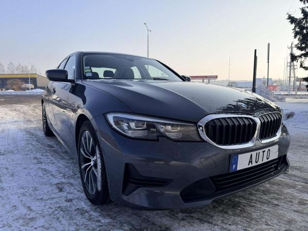 Pelēks BMW 318 2020 Tauragė, ar dzinēja tilpumu 2.00 L un nobraukumu 287 tūkst. km par 16499 €, foto 1 vietnē AUTOMOTO.COM.LV