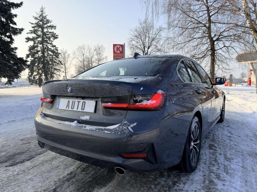Grey BMW 318 2020 in Taurage, with an engine capacity of 2.00 L and mileage of 287 thousand km for 16499 €, photo 13 on AUTOMOTO.COM.LV
