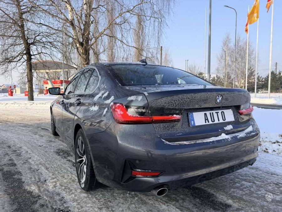 Grey BMW 318 2020 in Taurage, with an engine capacity of 2.00 L and mileage of 287 thousand km for 16499 €, photo 11 on AUTOMOTO.COM.LV