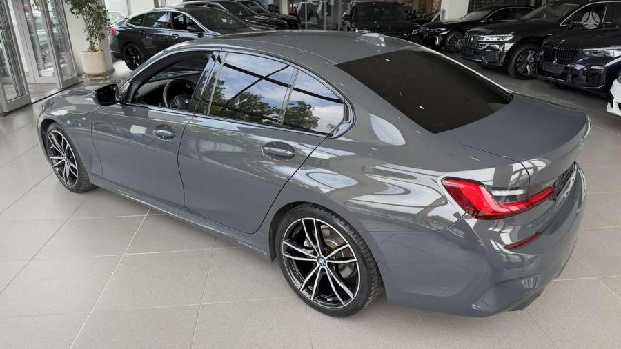 Grey BMW 318 2022 in Marijampole, with an engine capacity of 2.00 L and mileage of 218 thousand km for 23999 €, photo 4 on AUTOMOTO.COM.LV