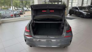 Grey BMW 318 2022 in Marijampole, with an engine capacity of 2.00 L and mileage of 218 thousand km for 23999 €, photo 6 on AUTOMOTO.COM.LV