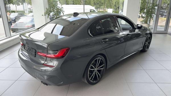 Grey BMW 318 2022 in Marijampole, with an engine capacity of 2.00 L and mileage of 218 thousand km for 23999 €, photo 6 on AUTOMOTO.COM.LV
