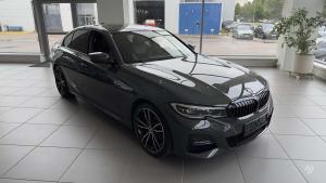 Grey BMW 318 2022 in Marijampole, with an engine capacity of 2.00 L and mileage of 218 thousand km for 23999 €, photo 9 on AUTOMOTO.COM.LV
