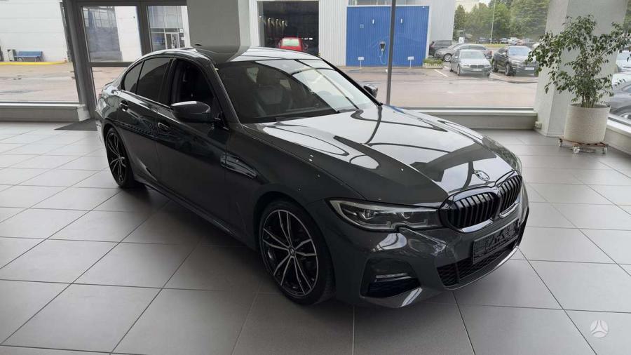 Grey BMW 318 2022 in Marijampole, with an engine capacity of 2.00 L and mileage of 218 thousand km for 23999 €, photo 9 on AUTOMOTO.COM.LV