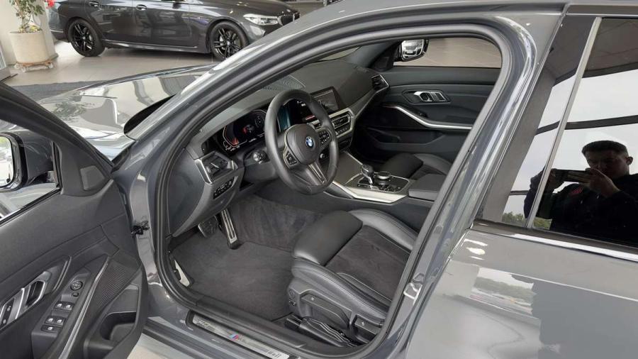 Grey BMW 318 2022 in Marijampole, with an engine capacity of 2.00 L and mileage of 218 thousand km for 23999 €, photo 12 on AUTOMOTO.COM.LV