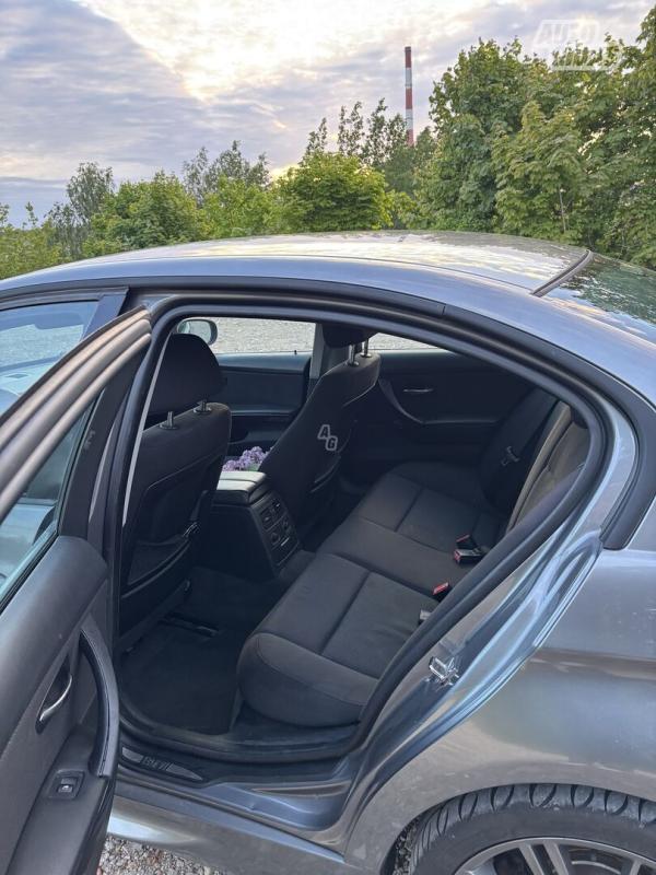 Pelēks BMW 318 2024 Viļņa, ar dzinēja tilpumu 2.00 L un nobraukumu 312 tūkst. km par 4500 €, foto 6 vietnē AUTOMOTO.COM.LV