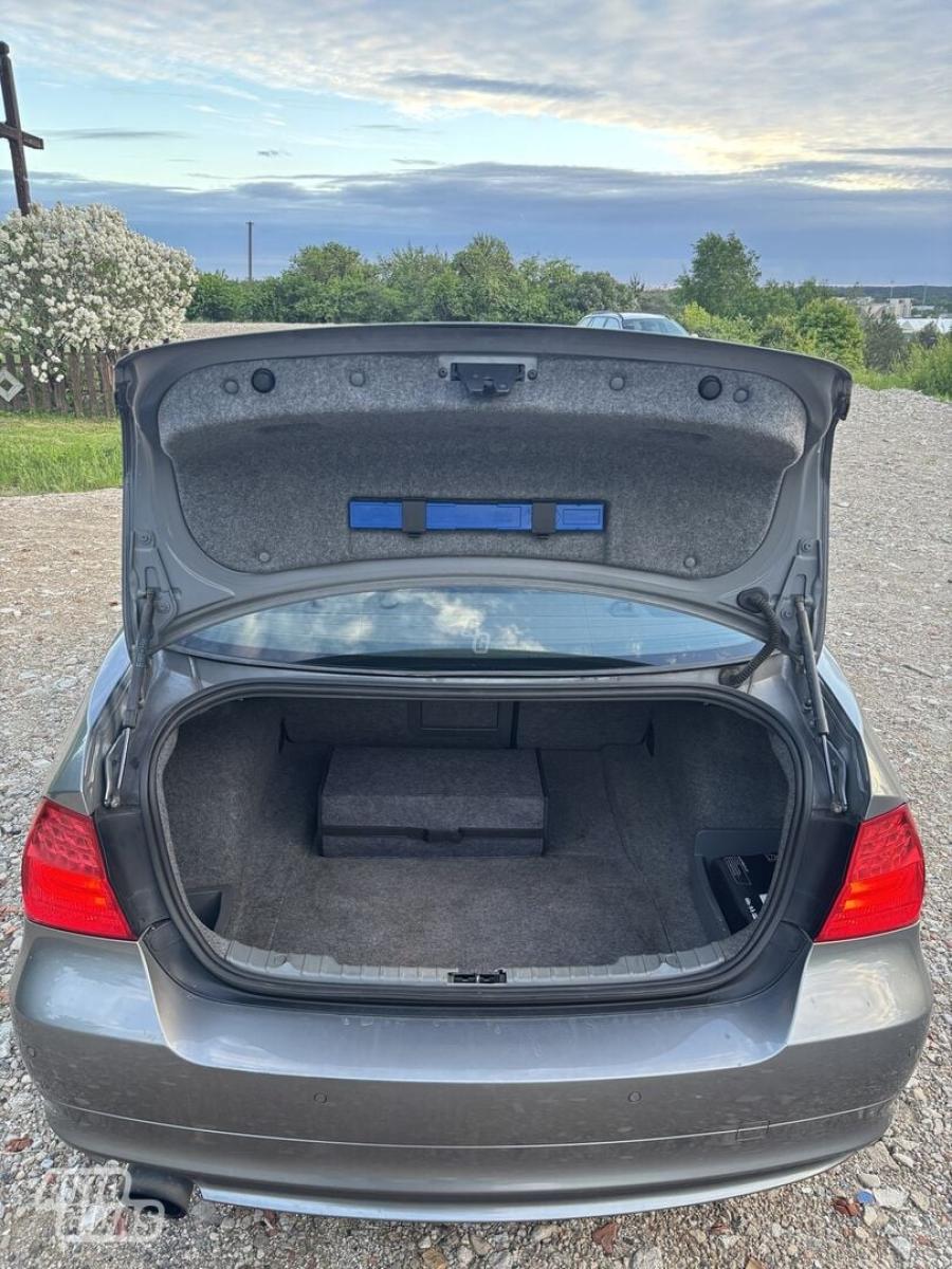 Pelēks BMW 318 2024 Viļņa, ar dzinēja tilpumu 2.00 L un nobraukumu 312 tūkst. km par 4500 €, foto 8 vietnē AUTOMOTO.COM.LV