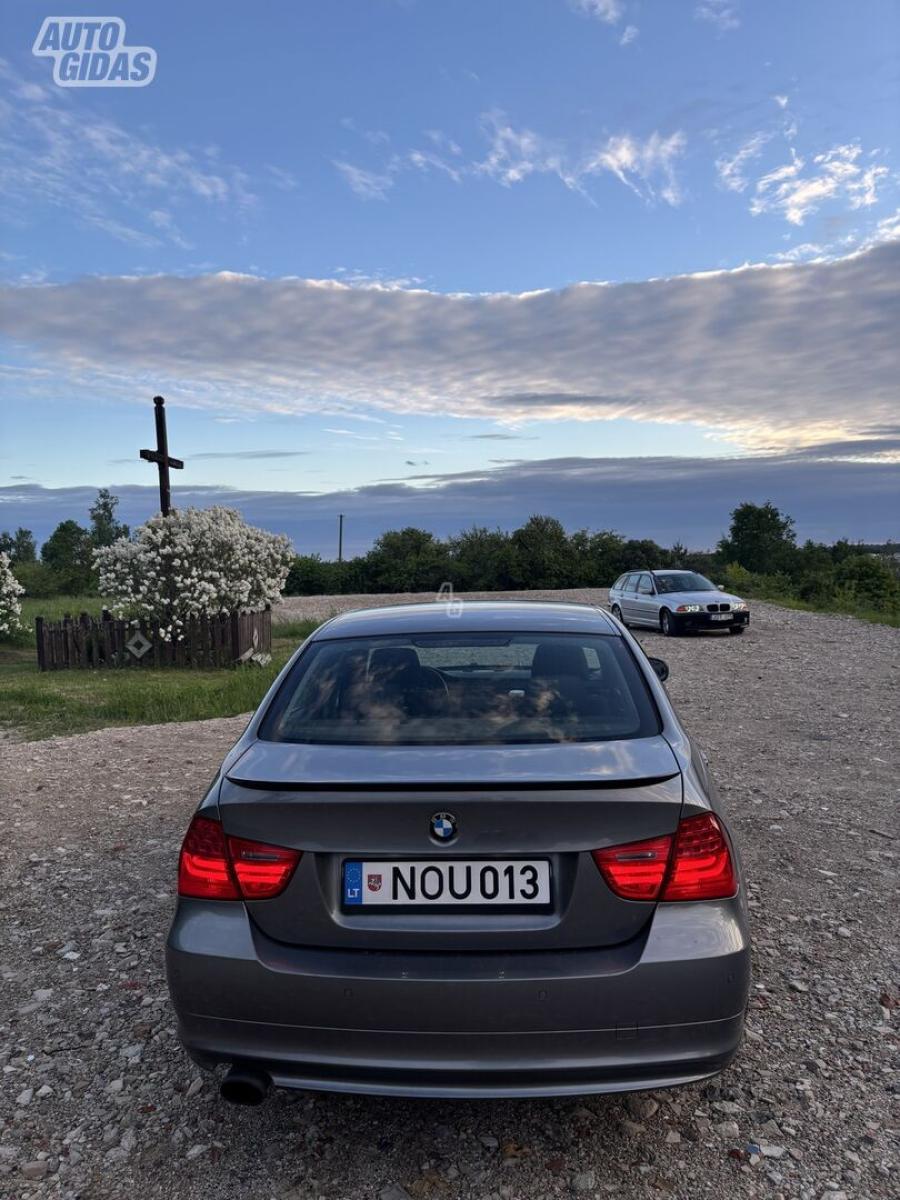 Pelēks BMW 318 2024 Viļņa, ar dzinēja tilpumu 2.00 L un nobraukumu 312 tūkst. km par 4500 €, foto 3 vietnē AUTOMOTO.COM.LV