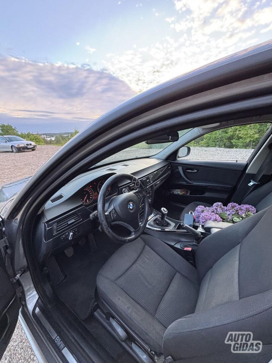 Pelēks BMW 318 2024 Viļņa, ar dzinēja tilpumu 2.00 L un nobraukumu 312 tūkst. km par 4500 €, foto 6 vietnē AUTOMOTO.COM.LV