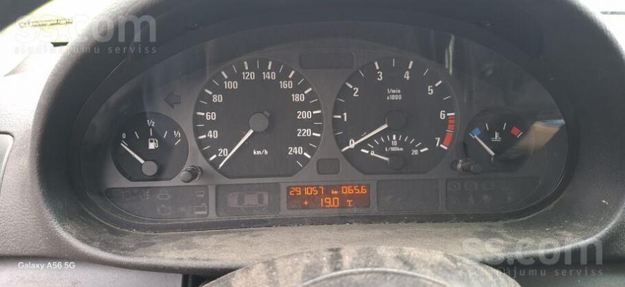 Pelēks BMW 318 2000 Valmiera, ar dzinēja tilpumu 1.90 L un nobraukumu 291 tūkst. km par 4000 €, foto 11 vietnē AUTOMOTO.COM.LV