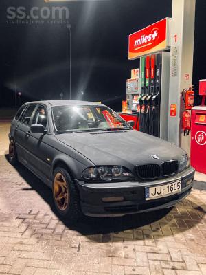 Pelēks BMW 318 2000 Rīga, ar dzinēja tilpumu 2.00 L un nobraukumu 280 tūkst. km par 1750 €, foto  vietnē AUTOMOTO.COM.LV