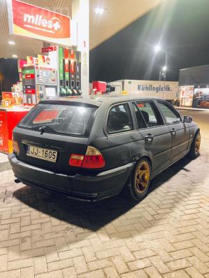 Pelēks BMW 318 2000 Rīga, ar dzinēja tilpumu 2.00 L un nobraukumu 280 tūkst. km par 1750 €, foto 5 vietnē AUTOMOTO.COM.LV