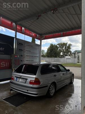 BMW 318 2001 Liepāja vietnē Pelēks BMW 318 2001 Liepāja, ar dzinēja tilpumu 1.80 L un nobraukumu 266 tūkst. km par 1100 €, foto 1 vietnē AUTOMOTO.COM.LV