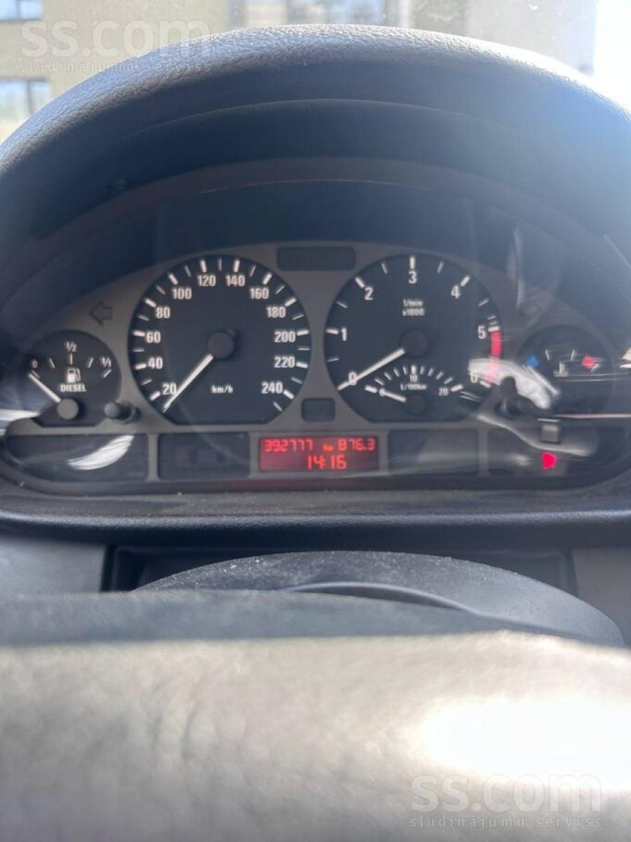Pelēks BMW 318 2003 Daugavpils, ar dzinēja tilpumu 2.00 L un nobraukumu 393 tūkst. km par 1200 €, foto 6 vietnē AUTOMOTO.COM.LV