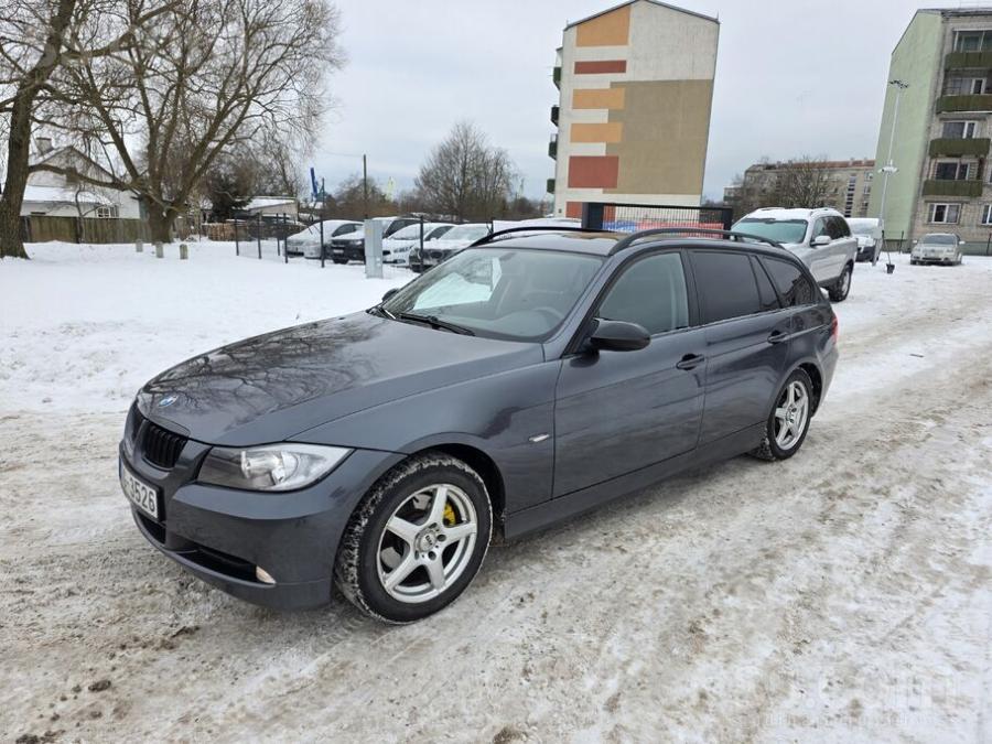 Grey BMW 318 2006 in Ventspils, with an engine capacity of 2.00 L and mileage of 377 thousand km for 3250 €, photo 1 on AUTOMOTO.COM.LV