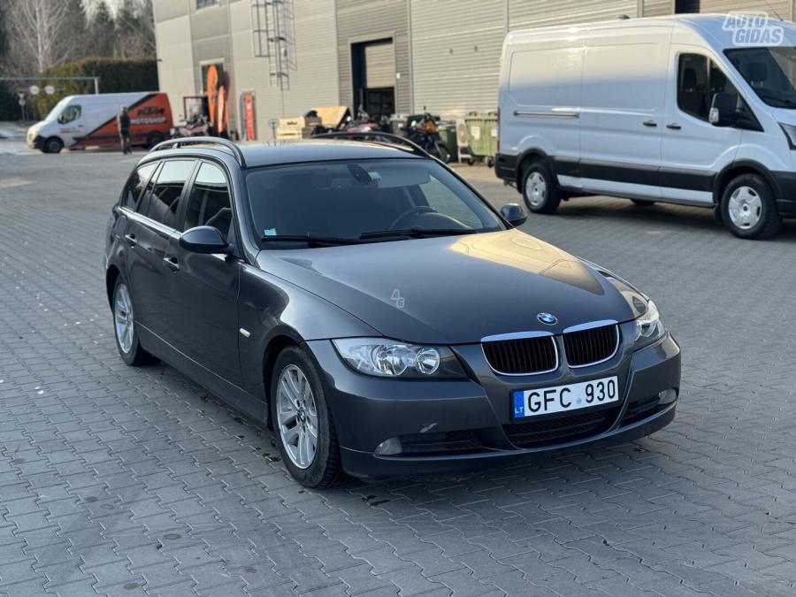 Pelēks BMW 318 2006 Viļņa, ar dzinēja tilpumu 2.00 L un nobraukumu 330 tūkst. km par 1800 €, foto 2 vietnē AUTOMOTO.COM.LV