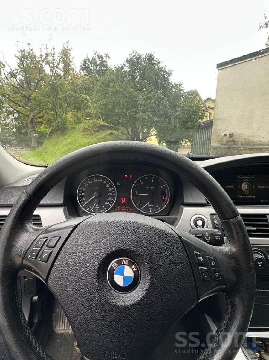 Grey BMW 318 2006 in Jelgava, with an engine capacity of 2.00 L and mileage of 247 thousand km for 3200 €, photo 6 on AUTOMOTO.COM.LV