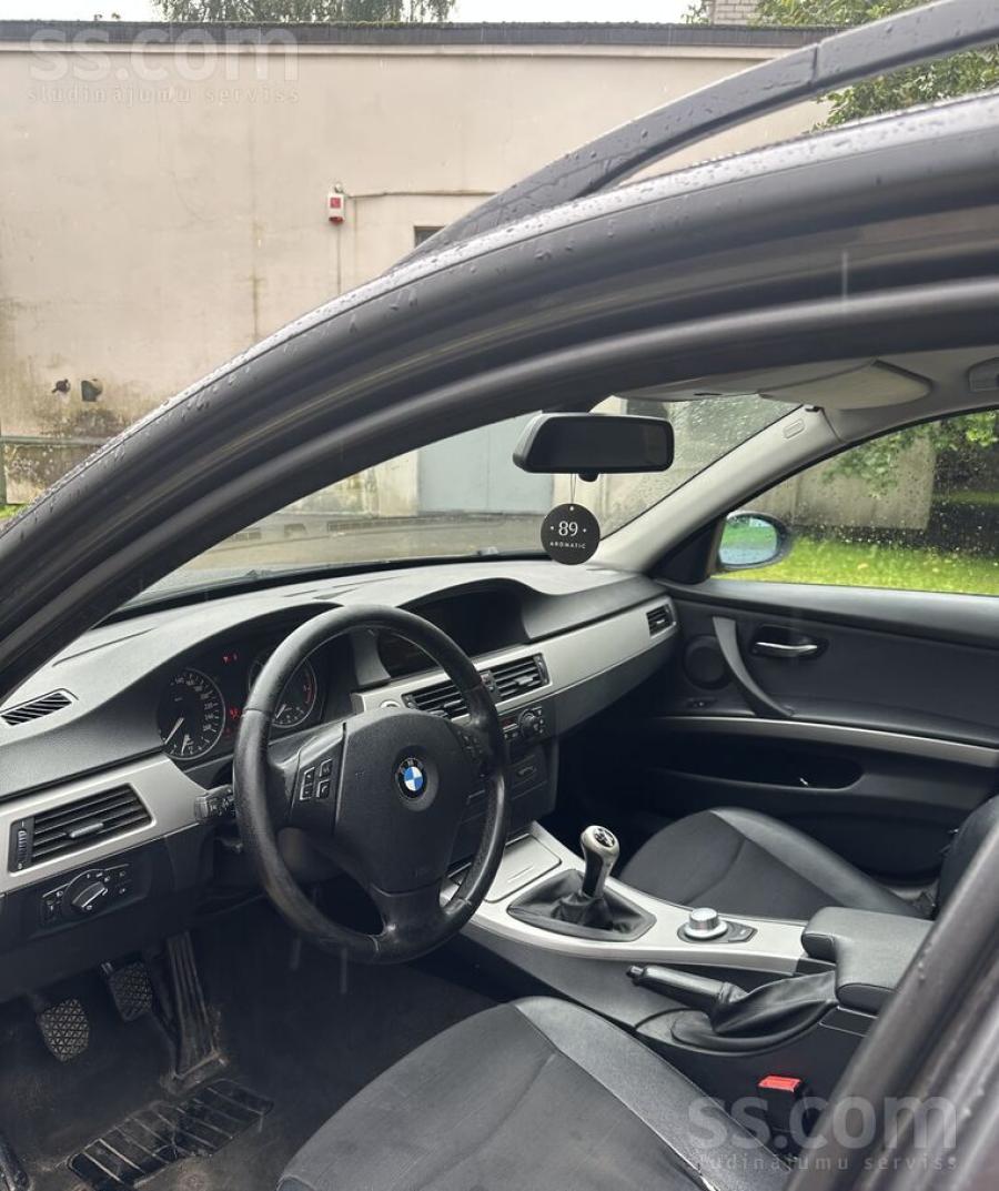 Grey BMW 318 2006 in Jelgava, with an engine capacity of 2.00 L and mileage of 247 thousand km for 3200 €, photo 7 on AUTOMOTO.COM.LV