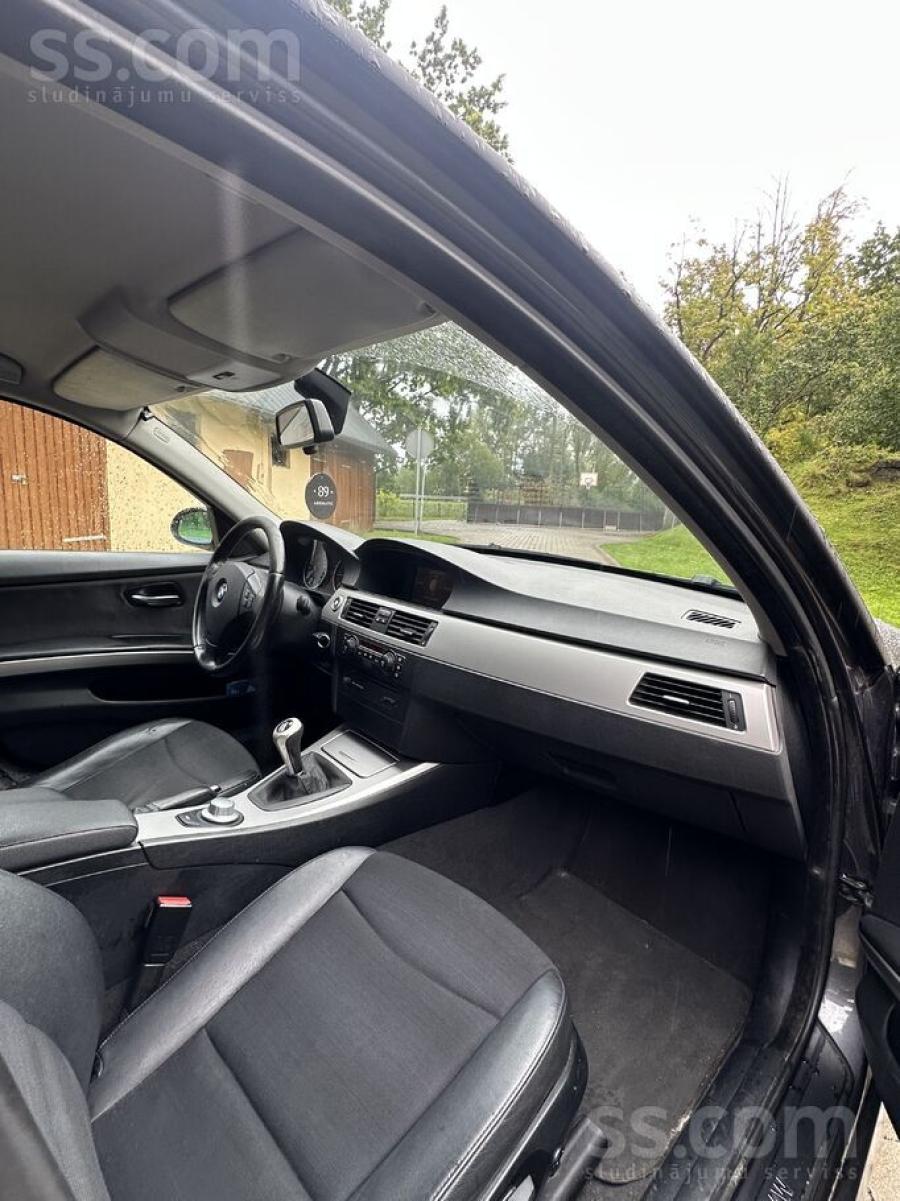 Grey BMW 318 2006 in Jelgava, with an engine capacity of 2.00 L and mileage of 247 thousand km for 3200 €, photo 8 on AUTOMOTO.COM.LV