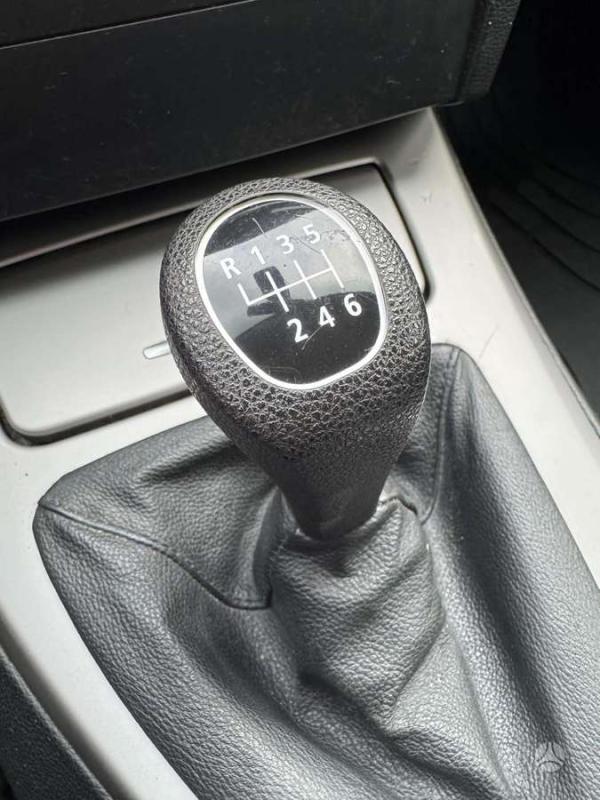 Pelēks BMW 318 2006 Kauņa, ar dzinēja tilpumu 2.00 L un nobraukumu 307 tūkst. km par 2400 €, foto 7 vietnē AUTOMOTO.COM.LV