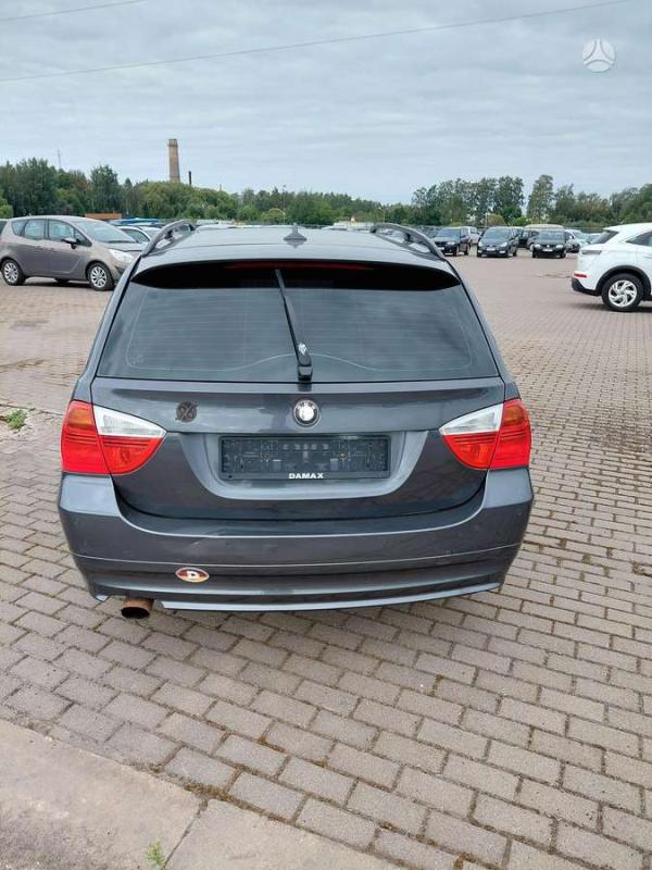 BMW 318 2006 Marijampole vietnē Pelēks BMW 318 2006 Marijampole, ar dzinēja tilpumu 2.00 L un nobraukumu 237 tūkst. km par 2200 €, foto 5 vietnē AUTOMOTO.COM.LV