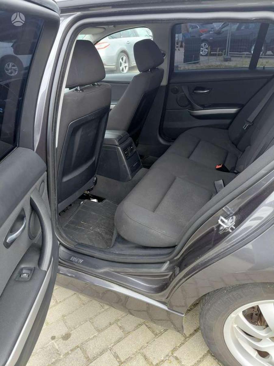 Grey BMW 318 2006 in Marijampole, with an engine capacity of 2.00 L and mileage of 237 thousand km for 2200 €, photo 10 on AUTOMOTO.COM.LV