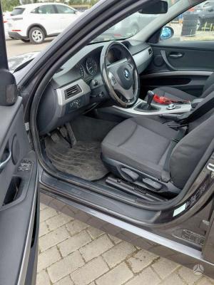 Grey BMW 318 2006 in Marijampole, with an engine capacity of 2.00 L and mileage of 237 thousand km for 2200 €, photo 15 on AUTOMOTO.COM.LV