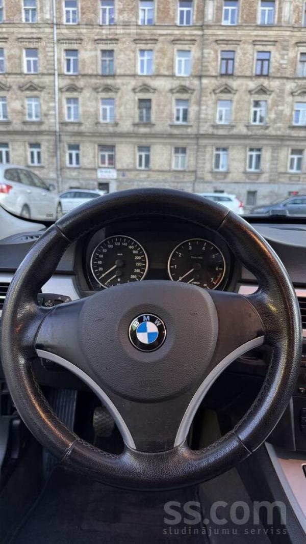 BMW 318 2006 Rīga vietnē Pelēks BMW 318 2006 Rīga, ar dzinēja tilpumu 2.00 L un nobraukumu 252 tūkst. km par 2300 €, foto 10 vietnē AUTOMOTO.COM.LV