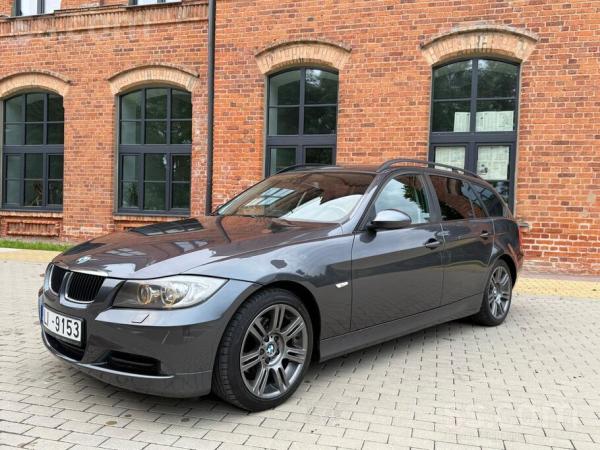 Grey BMW 318 2007 in Riga, with an engine capacity of 1.80 L and mileage of 326 thousand km for 3800 €, photo 1 on AUTOMOTO.COM.LV
