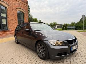 Grey BMW 318 2007 in Riga, with an engine capacity of 1.80 L and mileage of 326 thousand km for 3800 €, photo 2 on AUTOMOTO.COM.LV