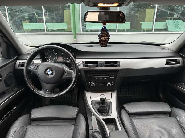 Pelēks BMW 318 2007 Nemenčinė, ar dzinēja tilpumu 1.80 L un nobraukumu 329 tūkst. km par 2800 €, foto 10 vietnē AUTOMOTO.COM.LV