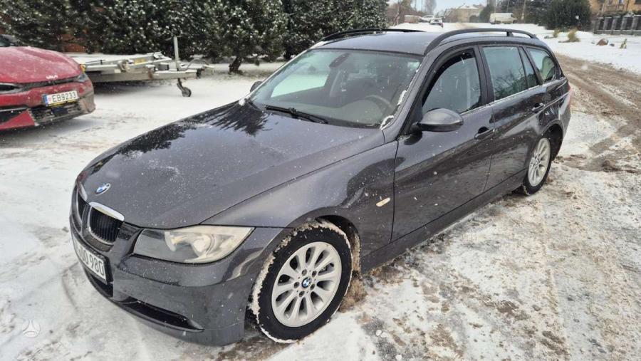 Pelēks BMW 318 2007 Šauļi, ar dzinēja tilpumu 2.00 L un nobraukumu 271 tūkst. km par 3250 €, foto 1 vietnē AUTOMOTO.COM.LV