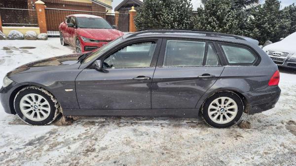 Pelēks BMW 318 2007 Šauļi, ar dzinēja tilpumu 2.00 L un nobraukumu 271 tūkst. km par 3250 €, foto 2 vietnē AUTOMOTO.COM.LV