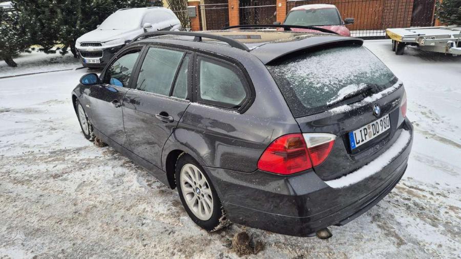 Pelēks BMW 318 2007 Šauļi, ar dzinēja tilpumu 2.00 L un nobraukumu 271 tūkst. km par 3250 €, foto 5 vietnē AUTOMOTO.COM.LV