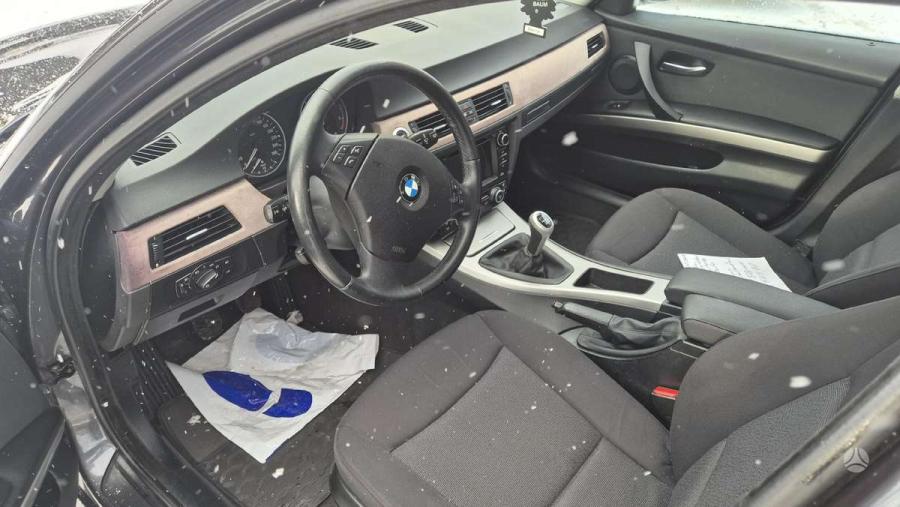 Pelēks BMW 318 2007 Šauļi, ar dzinēja tilpumu 2.00 L un nobraukumu 271 tūkst. km par 3250 €, foto 16 vietnē AUTOMOTO.COM.LV