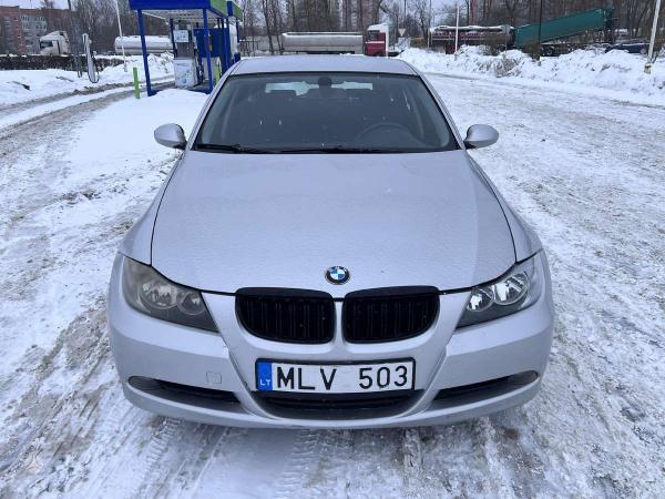 Pelēks BMW 318 2007 Klaipėda, ar dzinēja tilpumu 2.00 L un nobraukumu 322 tūkst. km par 2300 €, foto 2 vietnē AUTOMOTO.COM.LV