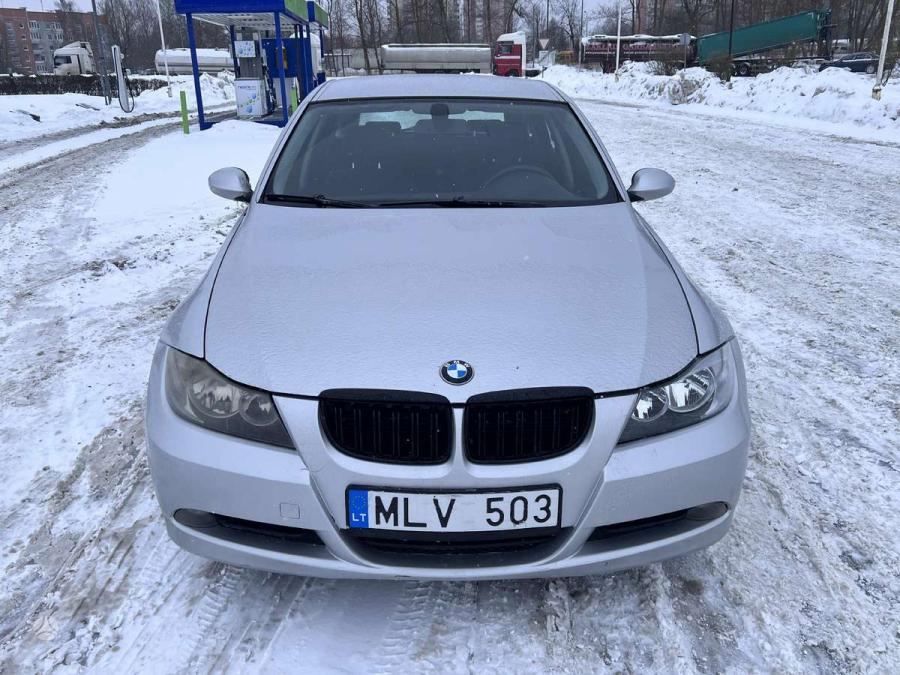 Grey BMW 318 2007 in Klaipeda, with an engine capacity of 2.00 L and mileage of 322 thousand km for 2300 €, photo 2 on AUTOMOTO.COM.LV