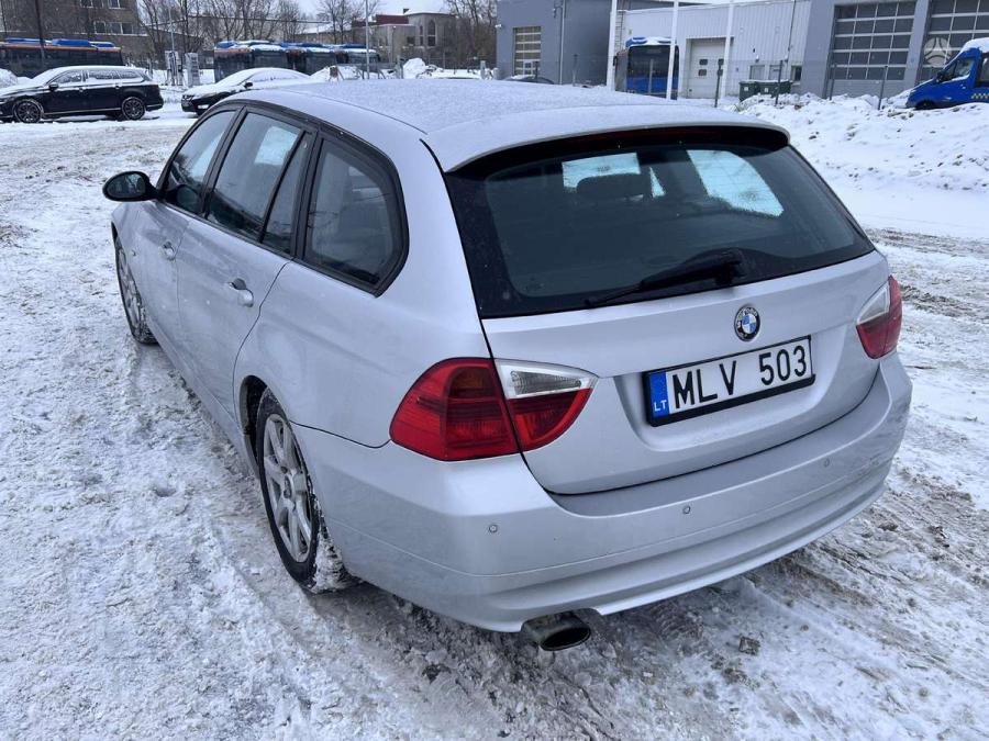 Grey BMW 318 2007 in Klaipeda, with an engine capacity of 2.00 L and mileage of 322 thousand km for 2300 €, photo 7 on AUTOMOTO.COM.LV