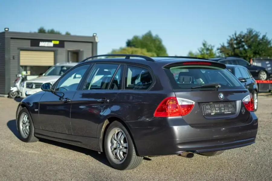 Pelēks BMW 318 2007 Liepāja, ar dzinēja tilpumu 2.00 L un nobraukumu 277 tūkst. km par 4100 €, foto 3 vietnē AUTOMOTO.COM.LV