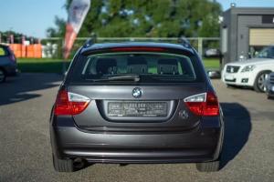 Pelēks BMW 318 2007 Liepāja, ar dzinēja tilpumu 2.00 L un nobraukumu 277 tūkst. km par 4100 €, foto 4 vietnē AUTOMOTO.COM.LV
