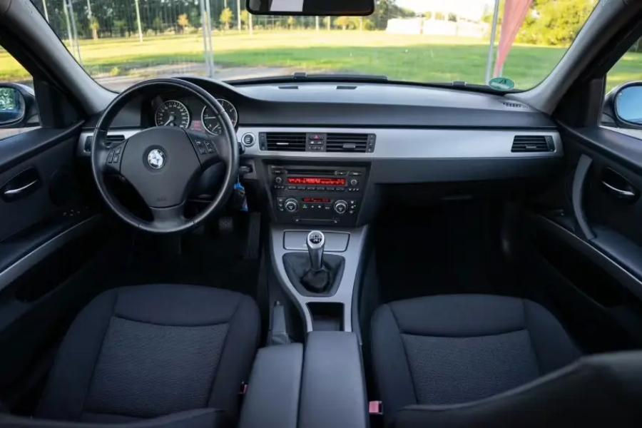 Pelēks BMW 318 2007 Liepāja, ar dzinēja tilpumu 2.00 L un nobraukumu 277 tūkst. km par 4100 €, foto 8 vietnē AUTOMOTO.COM.LV